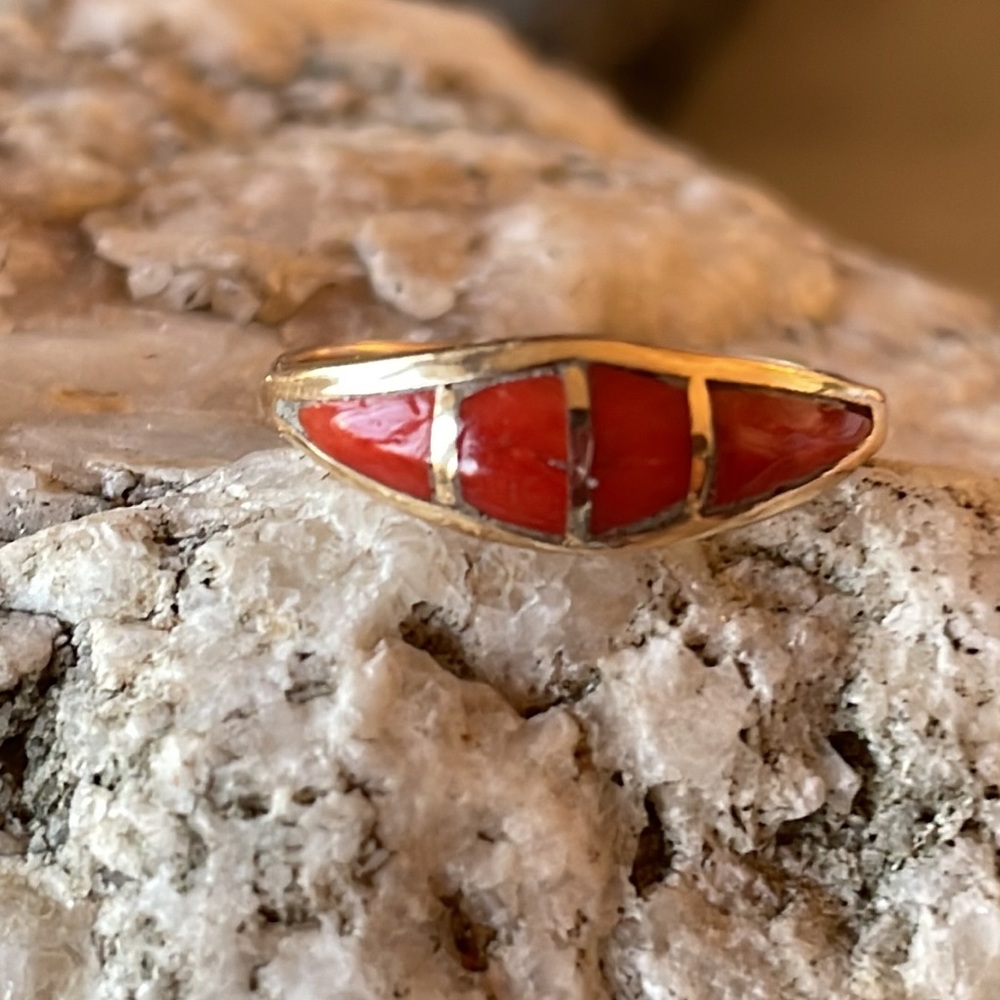 Vintage Zuni Native American Gold Red Coral Ring - Gem